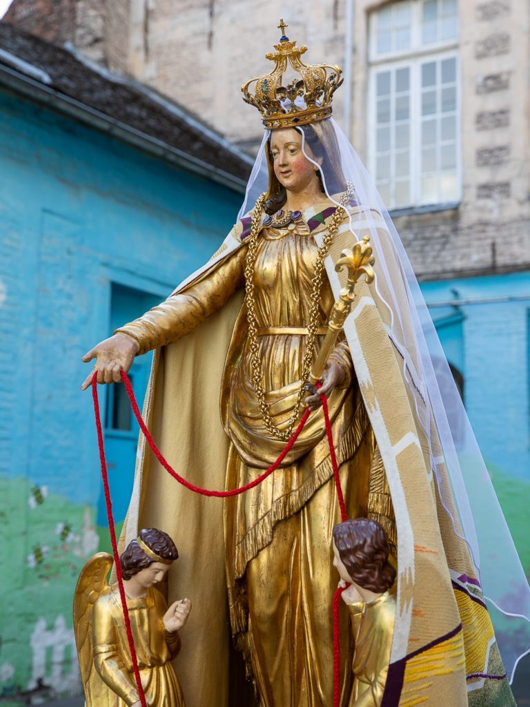 Quand Notre Dame du Saint Cordon vient à l'école .... - Saint Jean ...